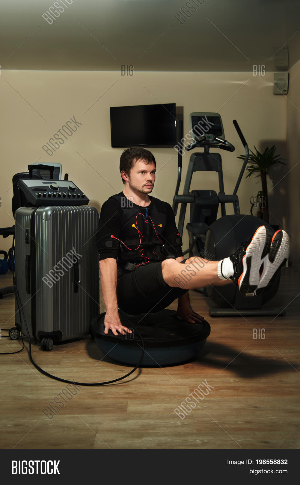 Man Ems Suit Doing L- Image & Photo (Free Trial) | Bigstock