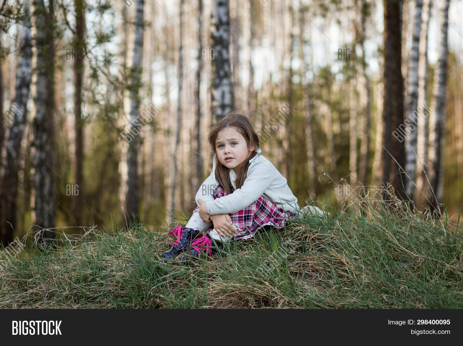 Little Girl Nature Sad Image & Photo (Free Trial) | Bigstock