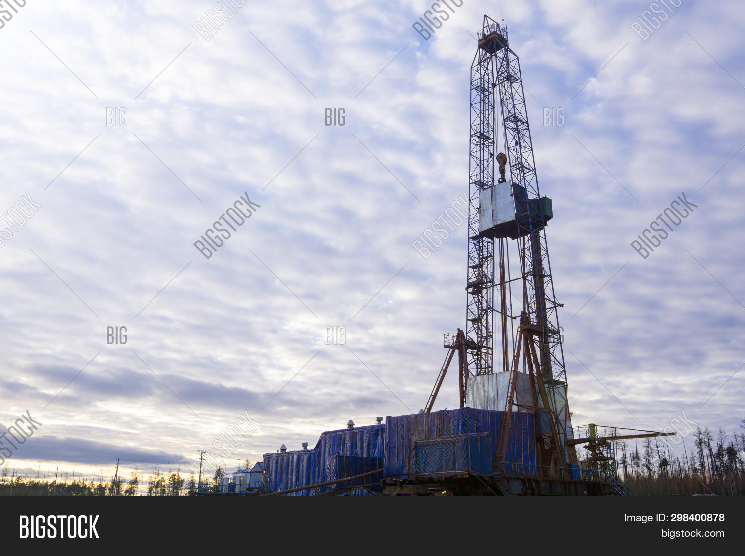 Oil Gas Drilling Rig Image & Photo (Free Trial) | Bigstock