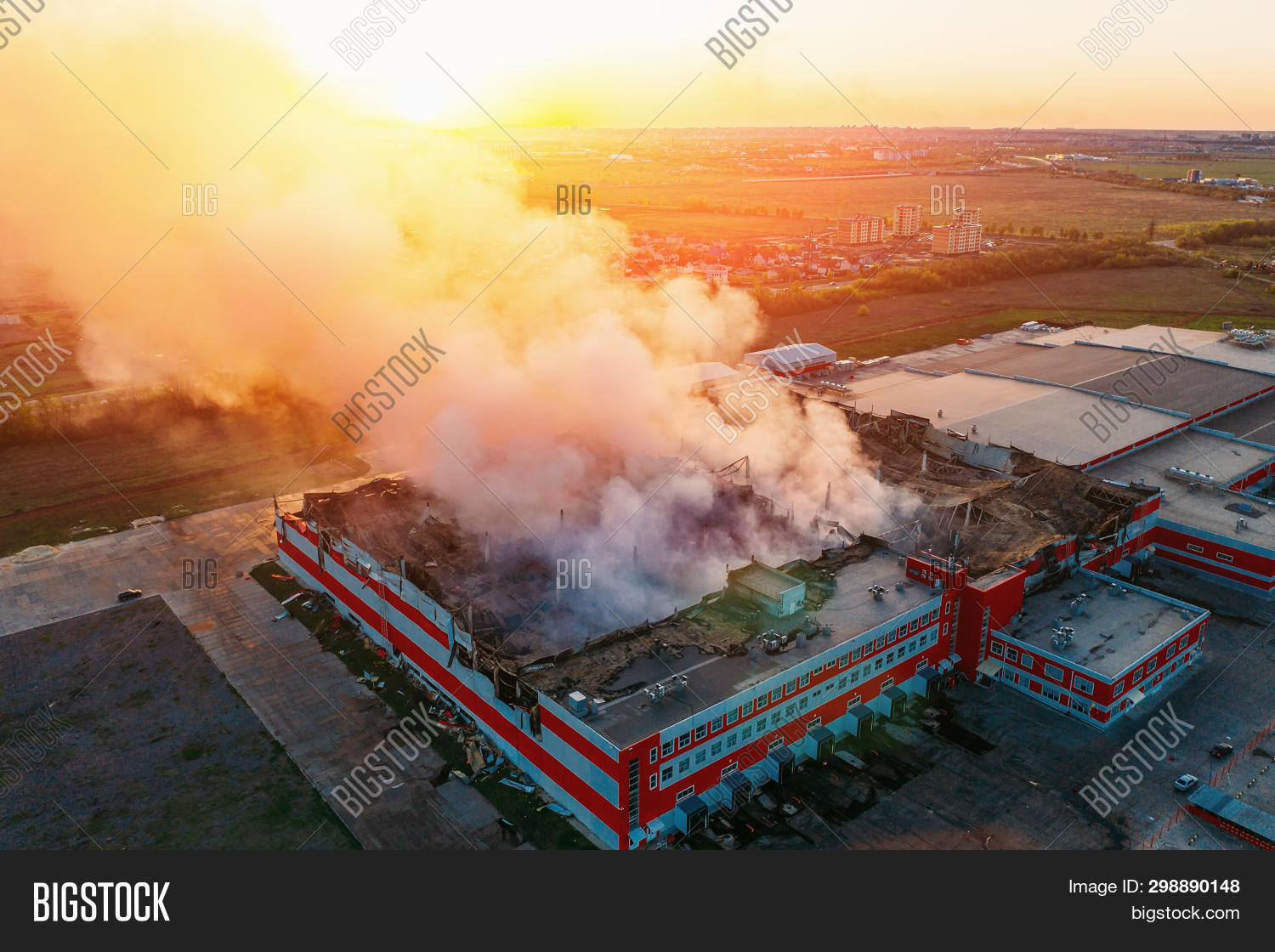 Heavy Smoke Burning Image & Photo (Free Trial) | Bigstock