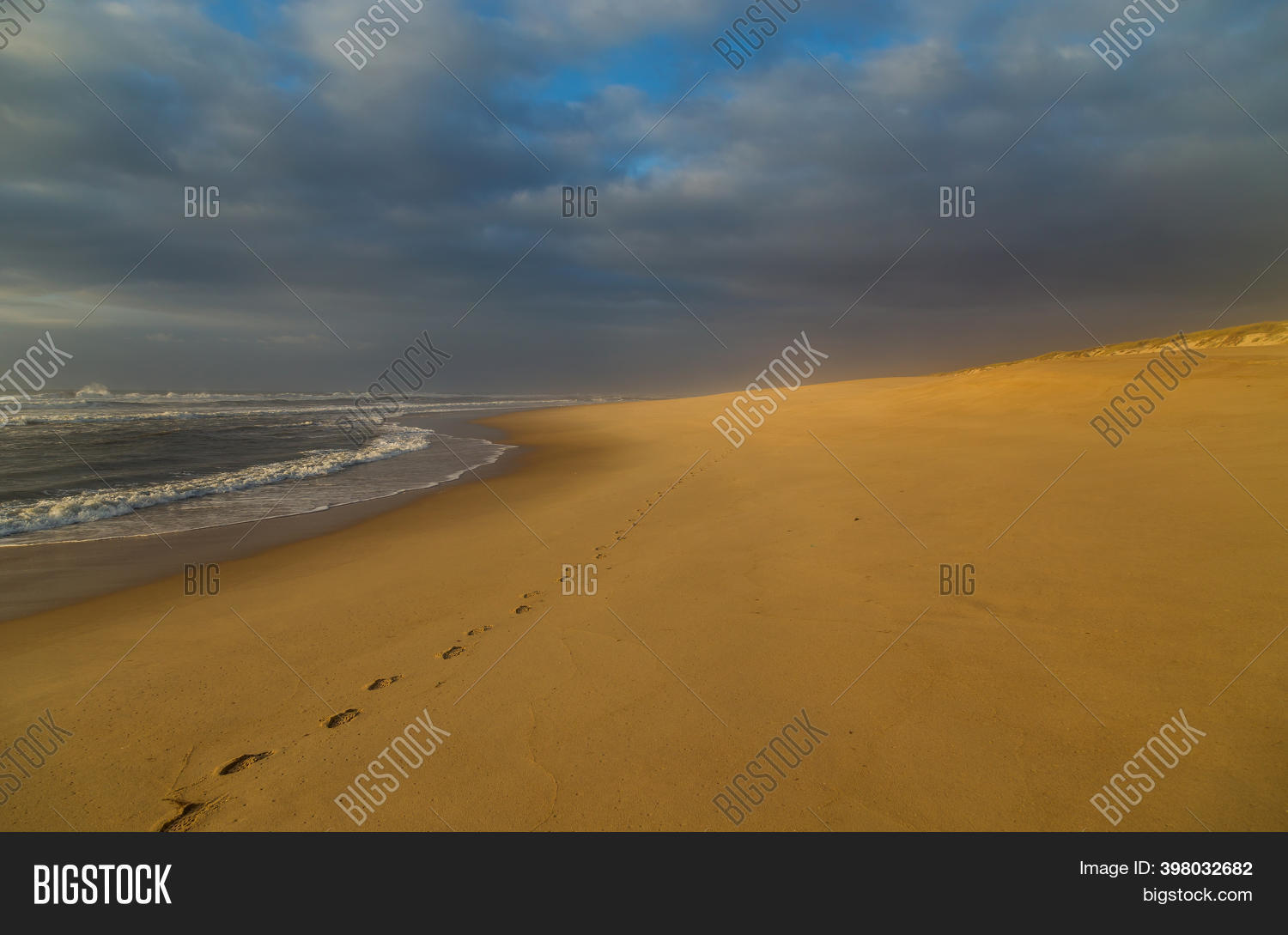 Beautiful Empty Beach Image & Photo (Free Trial) | Bigstock