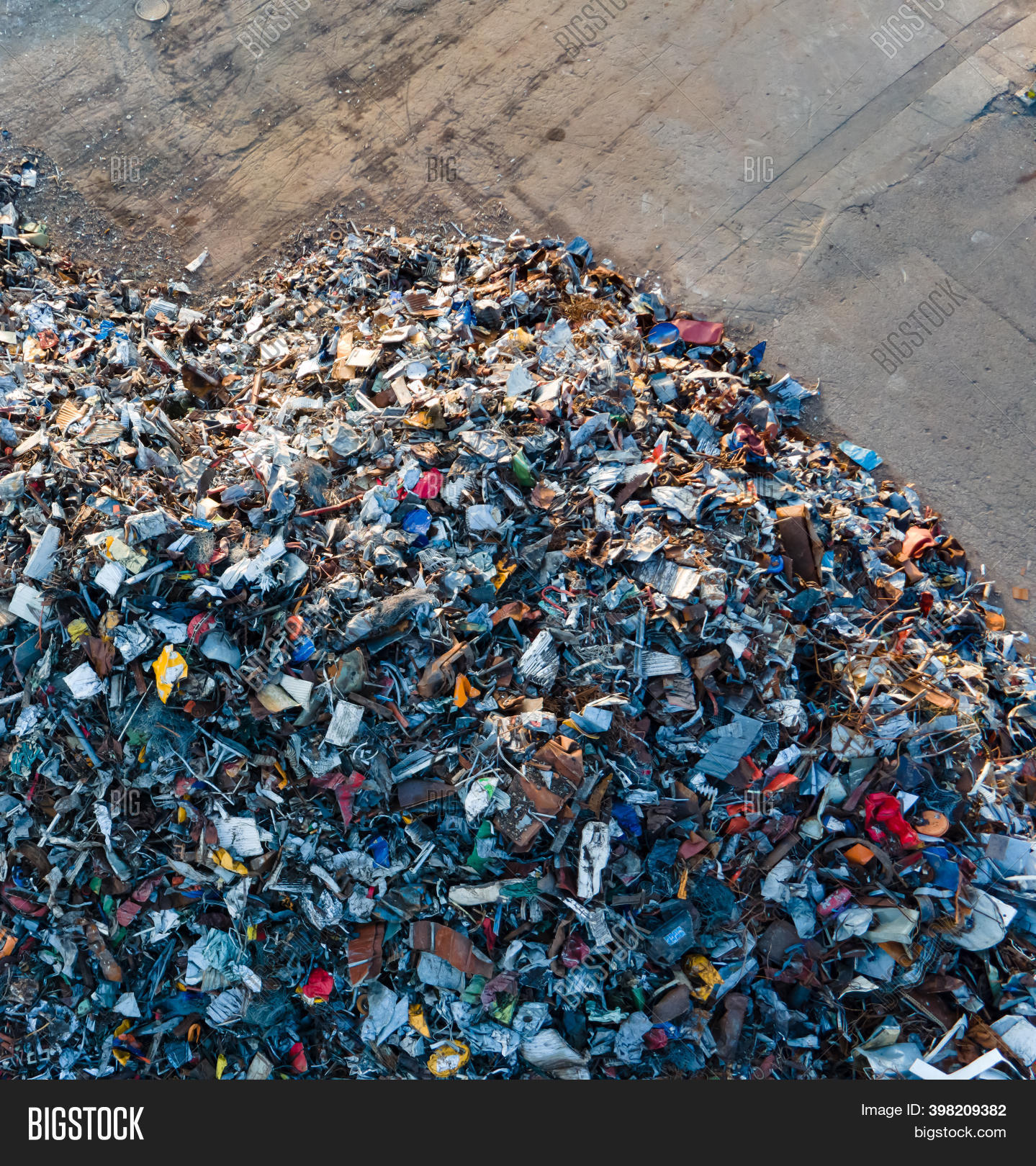 Large Heap Metal Trash Image & Photo (Free Trial) | Bigstock