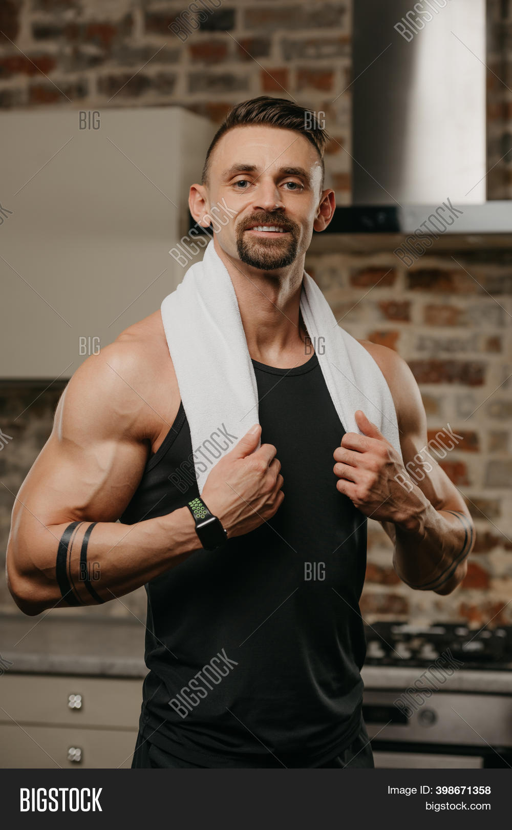 Smiling Muscular Man Image & Photo (Free Trial) | Bigstock