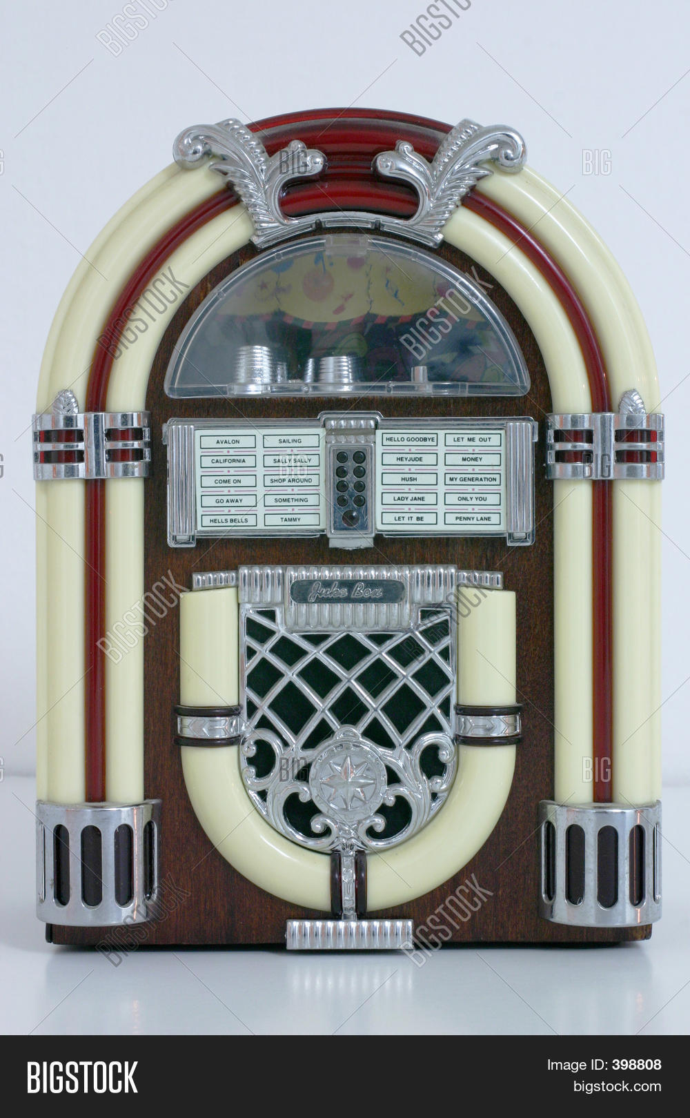 Jukebox On White Image & Photo (Free Trial) | Bigstock