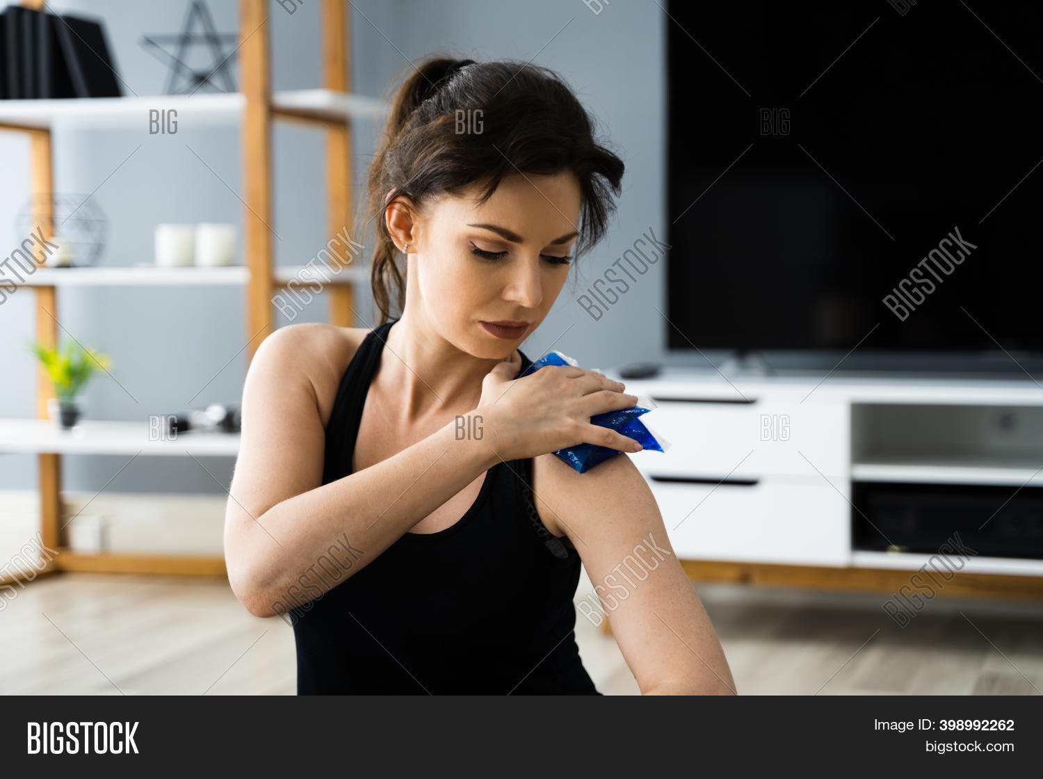 Applying Ice Pack Cold Image & Photo (Free Trial) | Bigstock