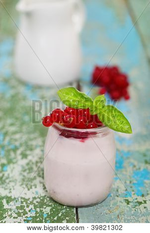 Red Currant Yoghurt Image & Photo (Free Trial) | Bigstock