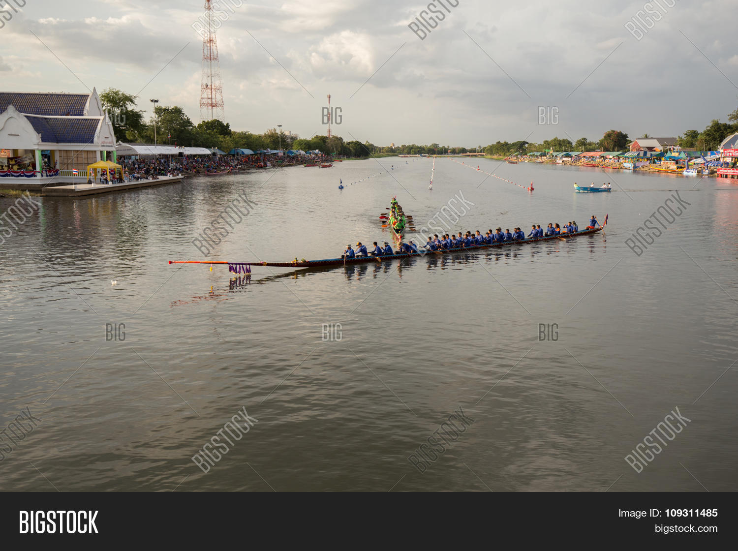 Thai Long Boats Image & Photo (Free Trial) | Bigstock