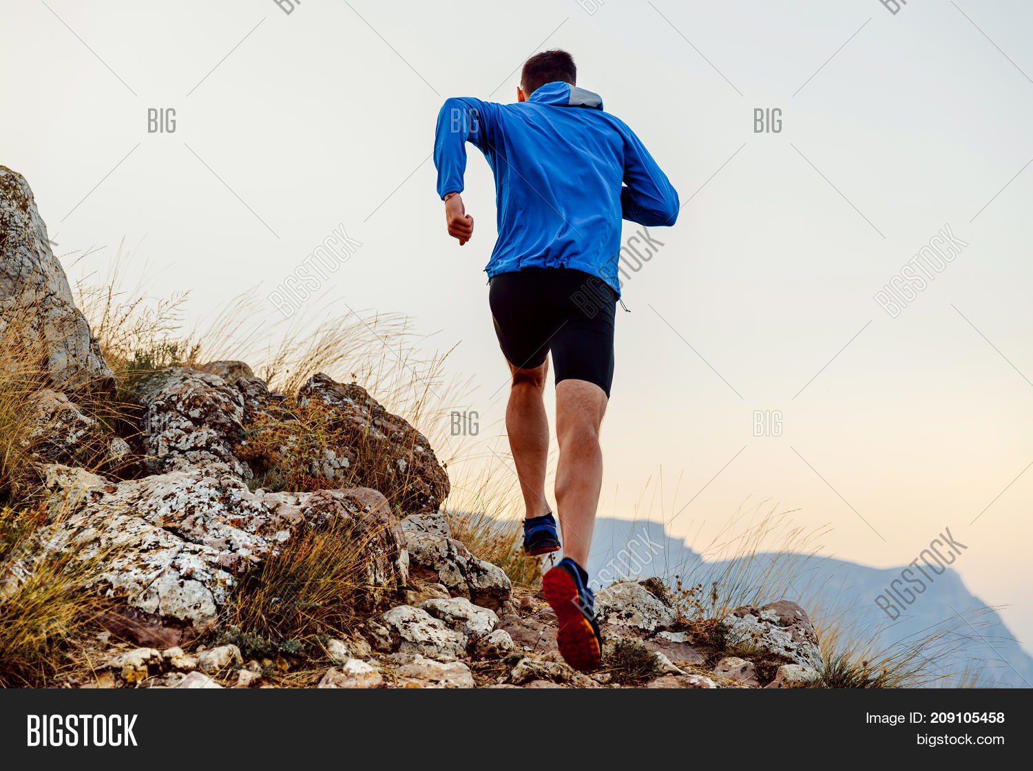 Back Runner Man Image & Photo (Free Trial) | Bigstock