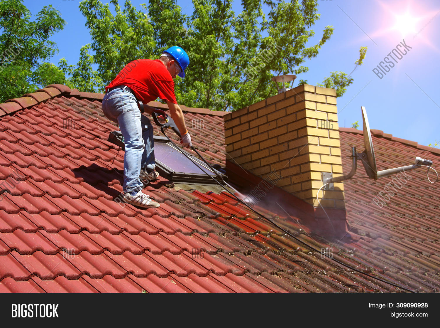 House Roof Cleaning Image & Photo (Free Trial) | Bigstock