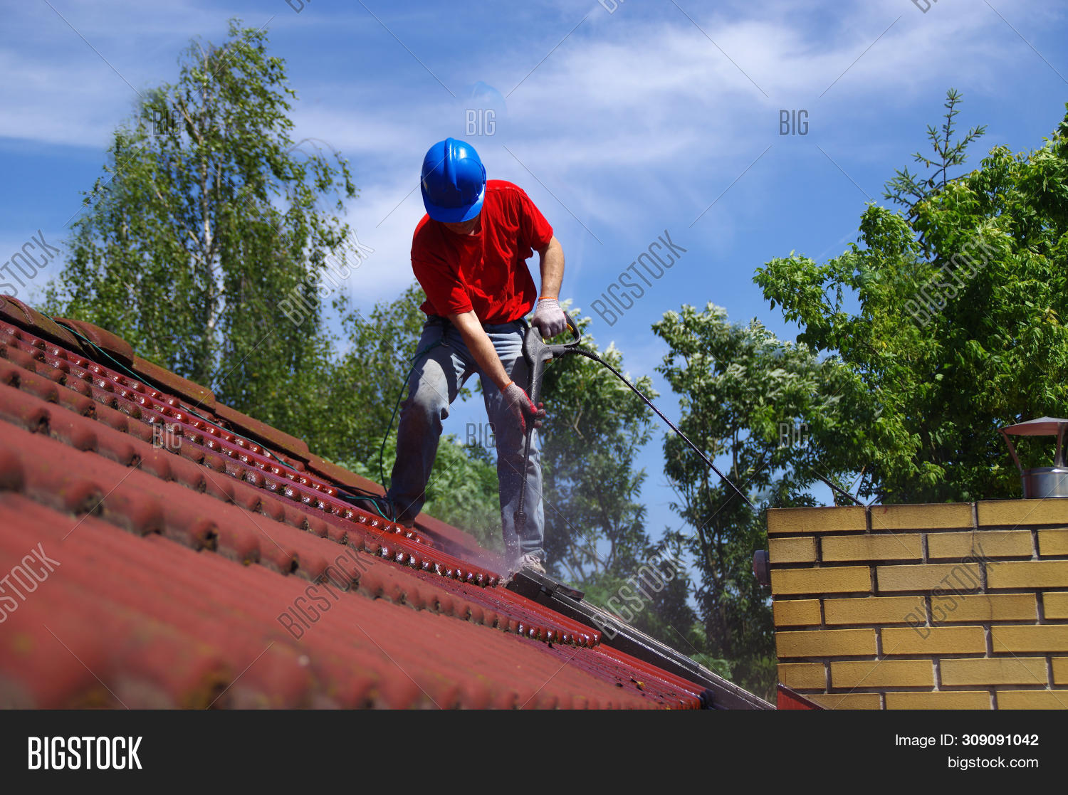 House Roof Cleaning Image & Photo (Free Trial) | Bigstock