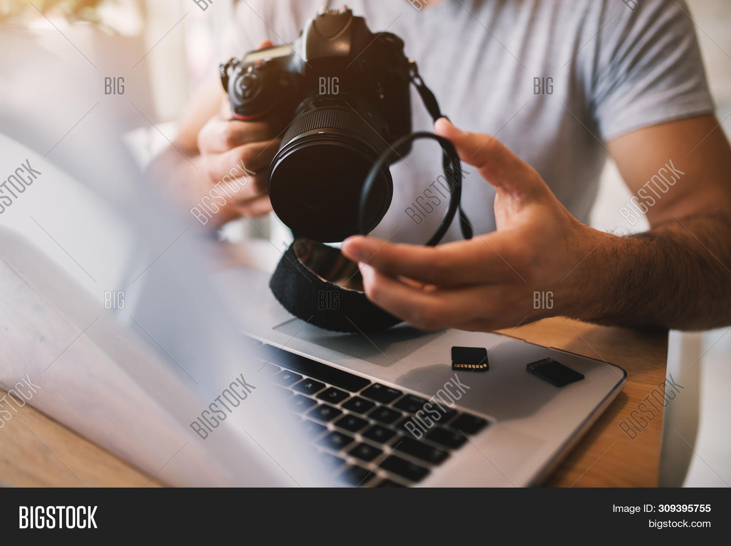 Man Taking Off Lens Image & Photo (Free Trial) | Bigstock