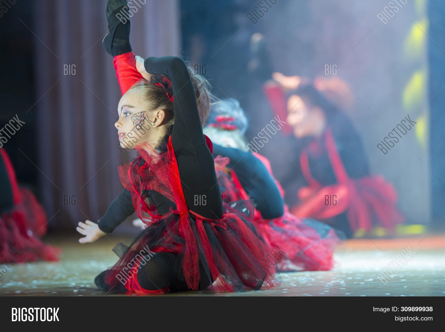 Little Girl Performs Image & Photo (Free Trial) | Bigstock