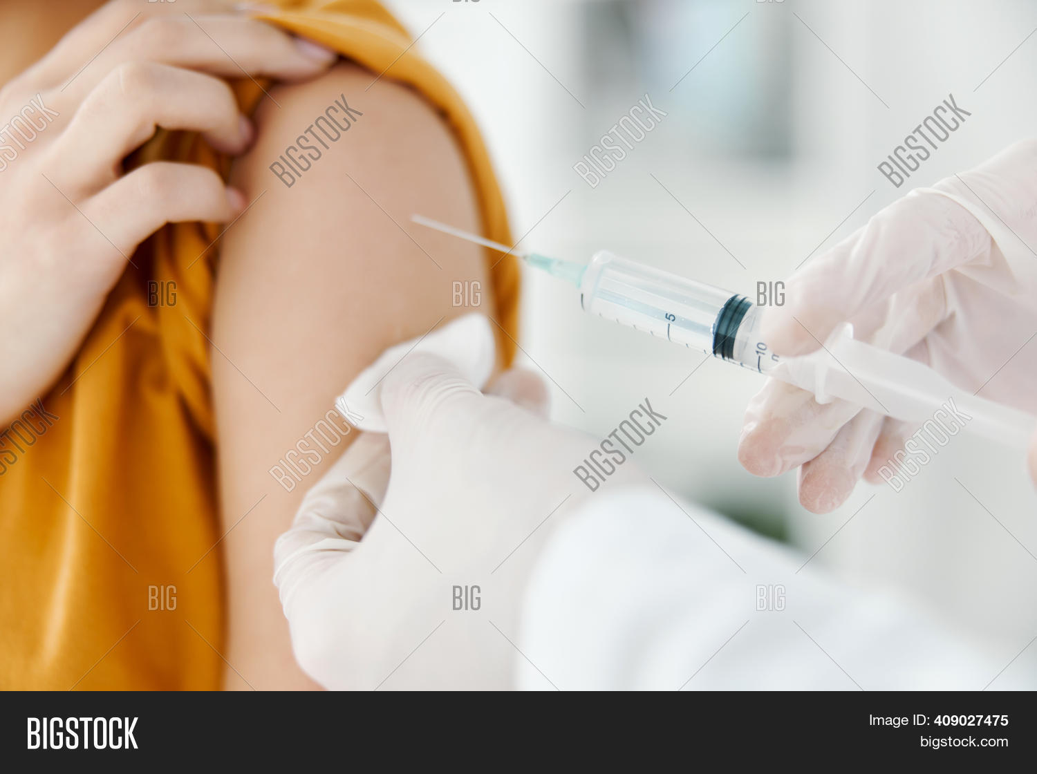 Doctor Injecting Image & Photo (Free Trial) | Bigstock