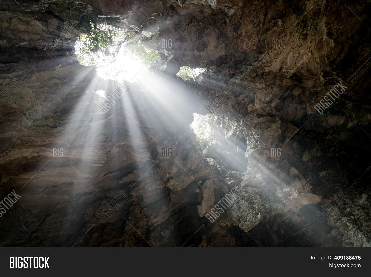 Upward Shot Light Rays Image & Photo (Free Trial) | Bigstock
