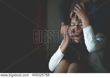 Man Use Hand Strangle Image & Photo (Free Trial) | Bigstock
