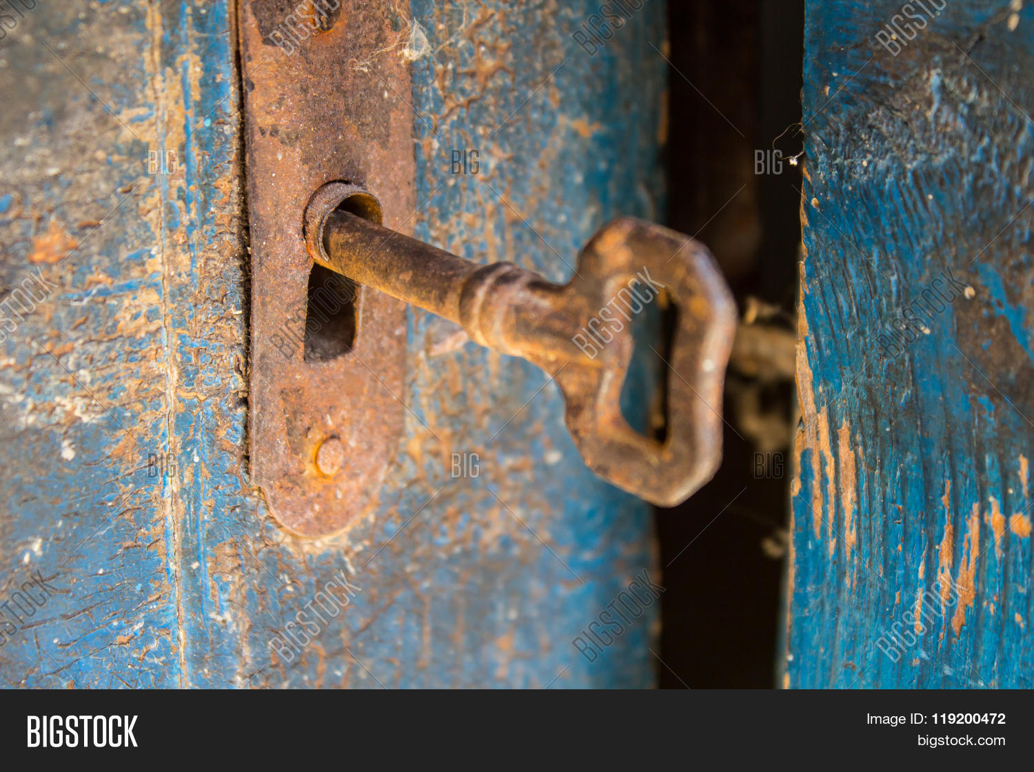 Imagen y foto Old Rusty Key (prueba gratis) | Bigstock