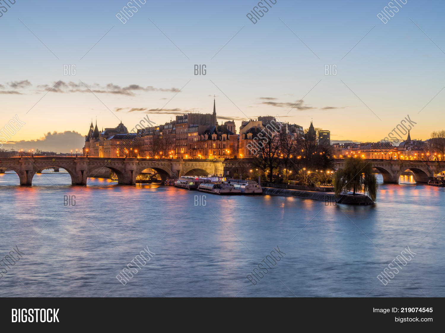 Pont Neuf Central Image & Photo (Free Trial) | Bigstock