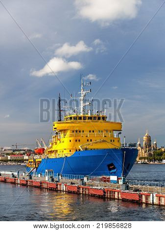 Large Ice-breaker Image & Photo (Free Trial) | Bigstock