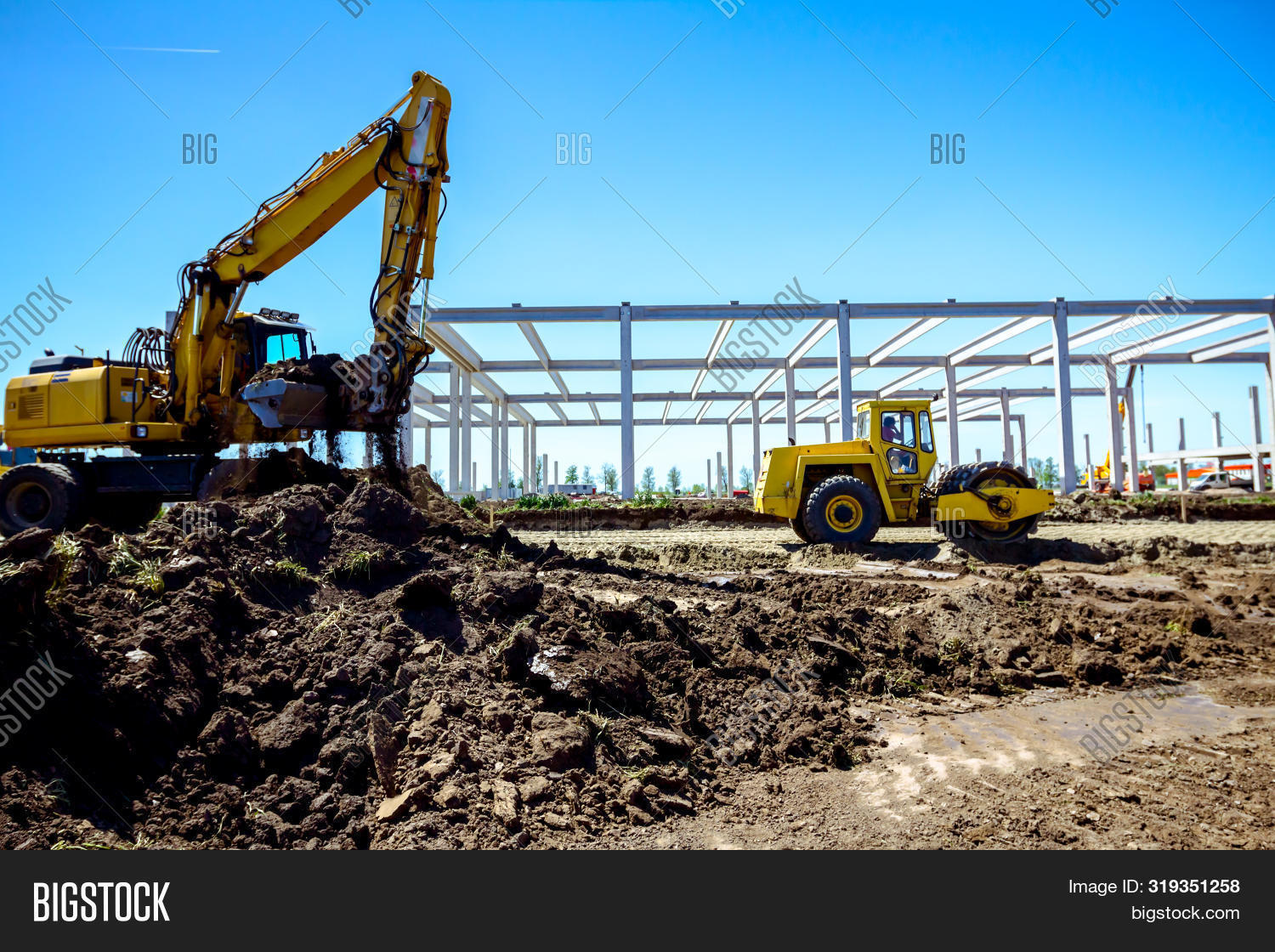 Excavator Digging Road Image & Photo (Free Trial) | Bigstock