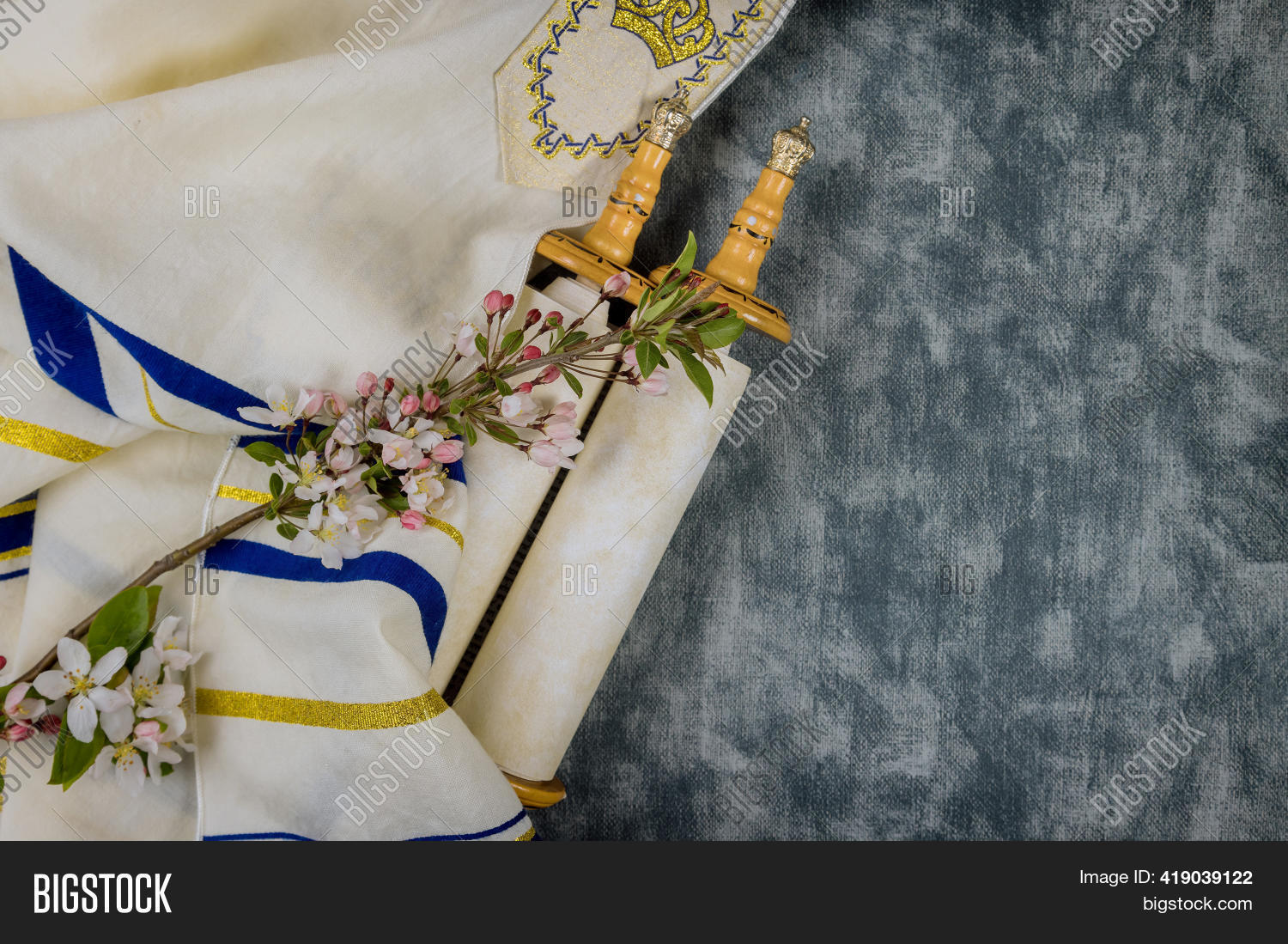 Prayer Book Torah Image & Photo (Free Trial) | Bigstock