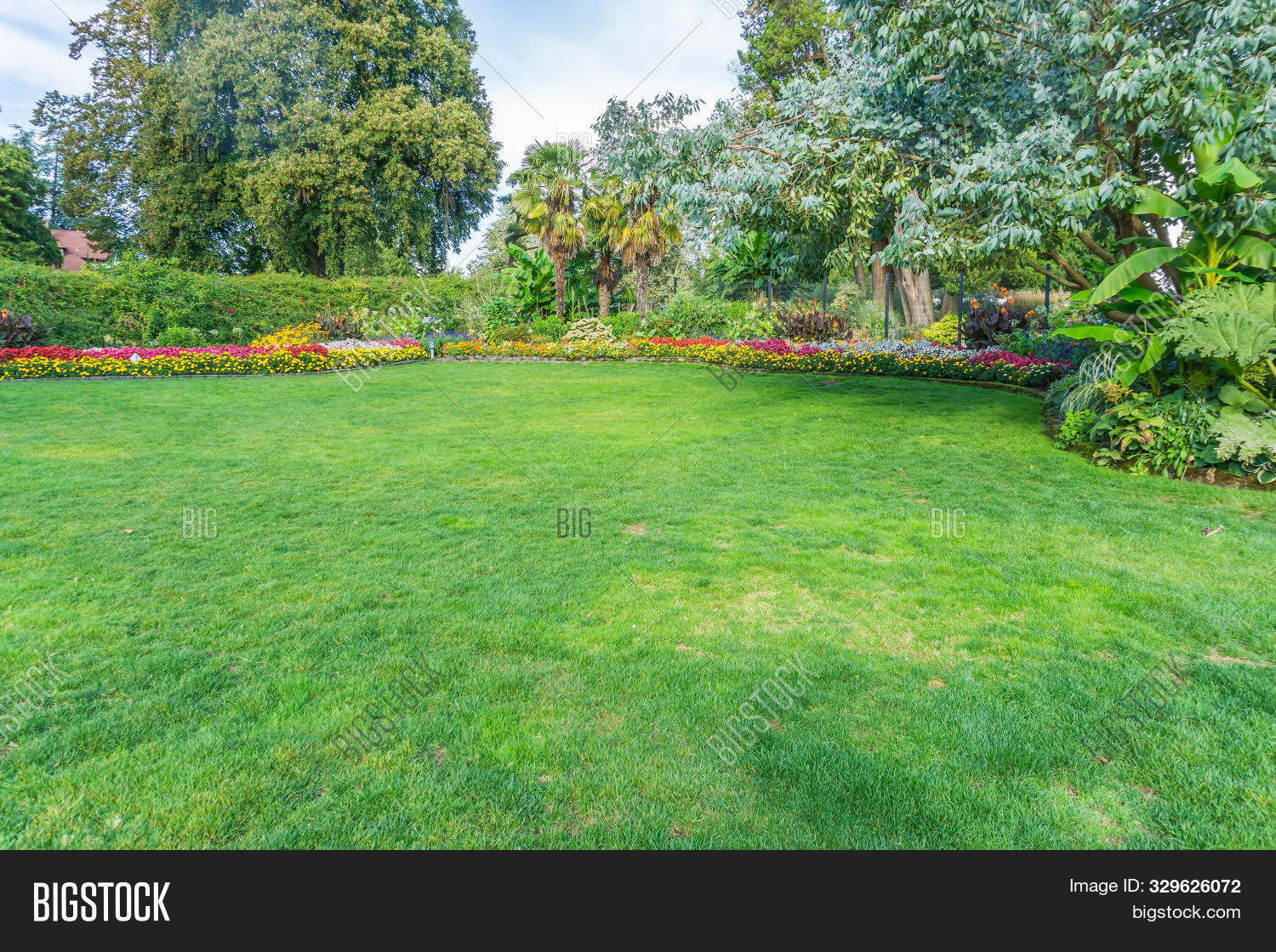 Lawn Graden Point Image & Photo (Free Trial) | Bigstock