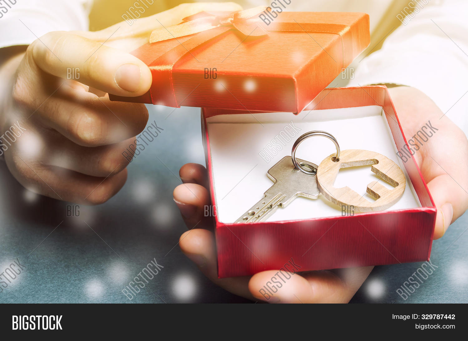 Keys House Gift Box Image & Photo (Free Trial) | Bigstock