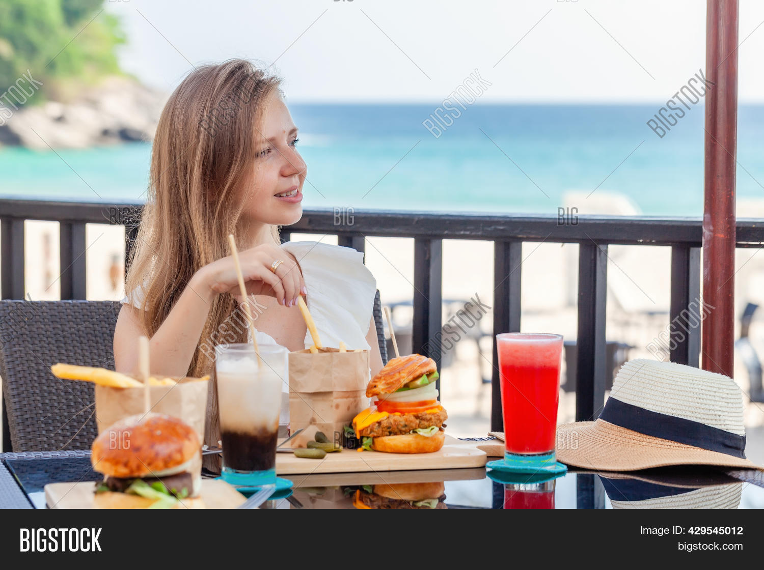Beautiful Travel Woman Image & Photo (Free Trial) | Bigstock