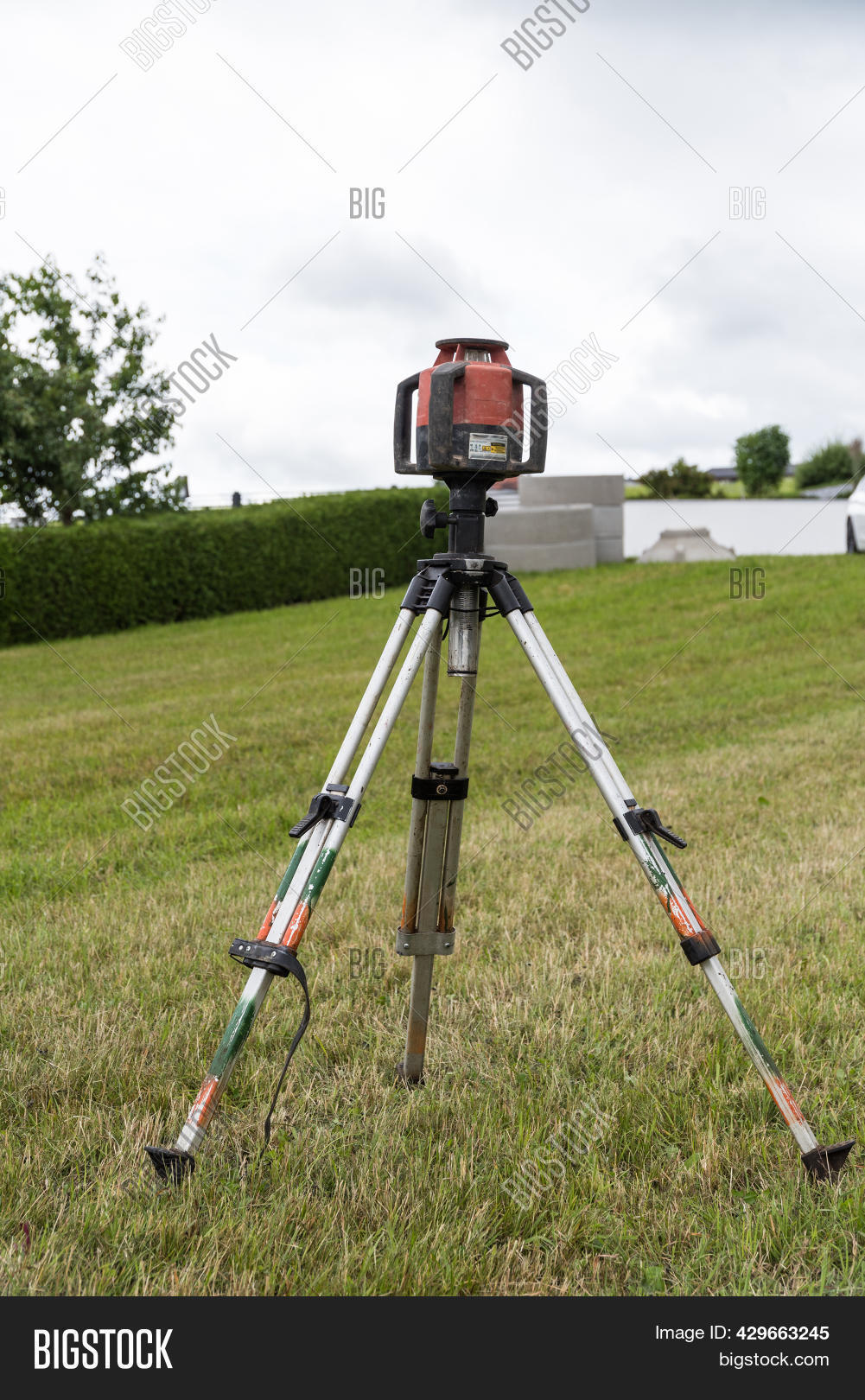 Measure Height On Image & Photo (Free Trial) | Bigstock