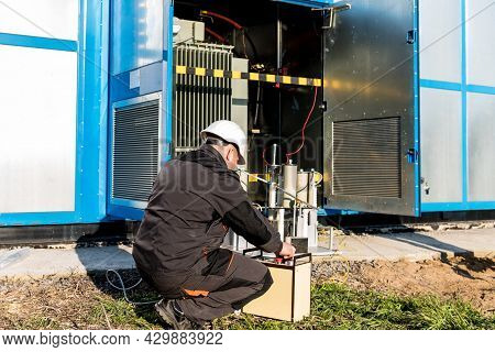 Execution Electrical Image & Photo (Free Trial) | Bigstock