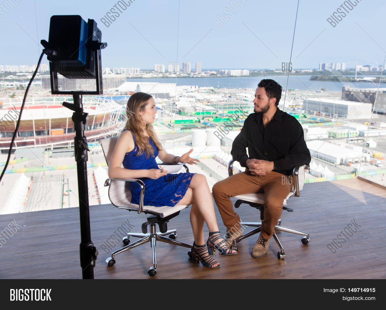 Imagen y foto Female Presenter (prueba gratis) | Bigstock