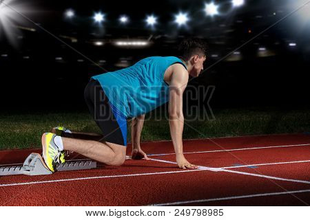 Sprinter Leaving Image & Photo (Free Trial) | Bigstock