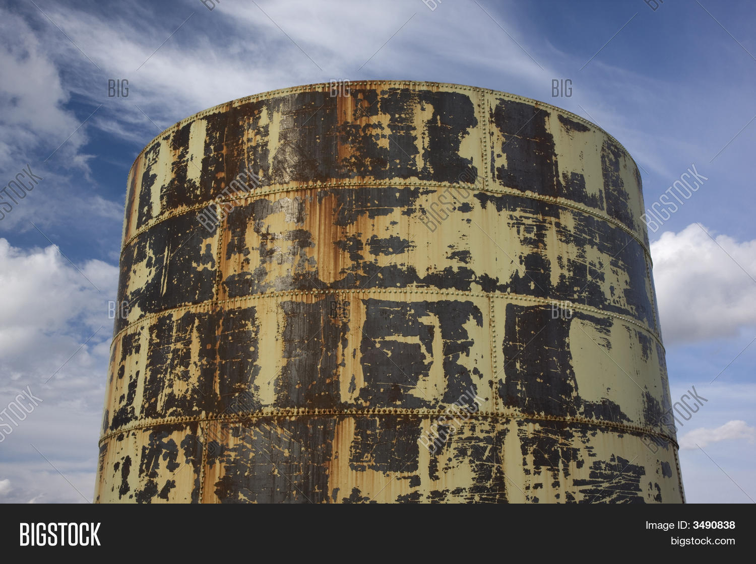 Old Rusty Grain Bin Image & Photo (Free Trial) | Bigstock