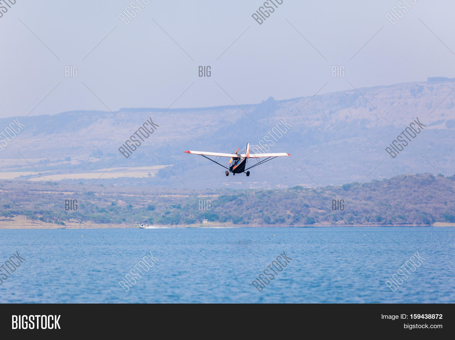 Flying Low Plane Image & Photo (Free Trial) | Bigstock