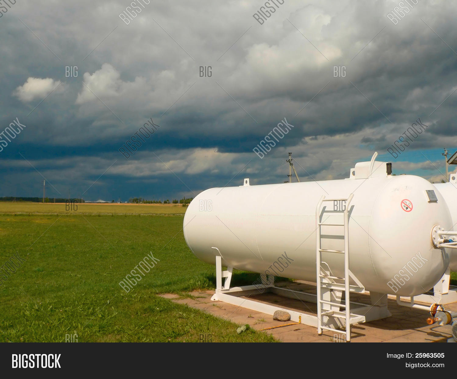 Large Propane Gas Image & Photo (Free Trial) | Bigstock