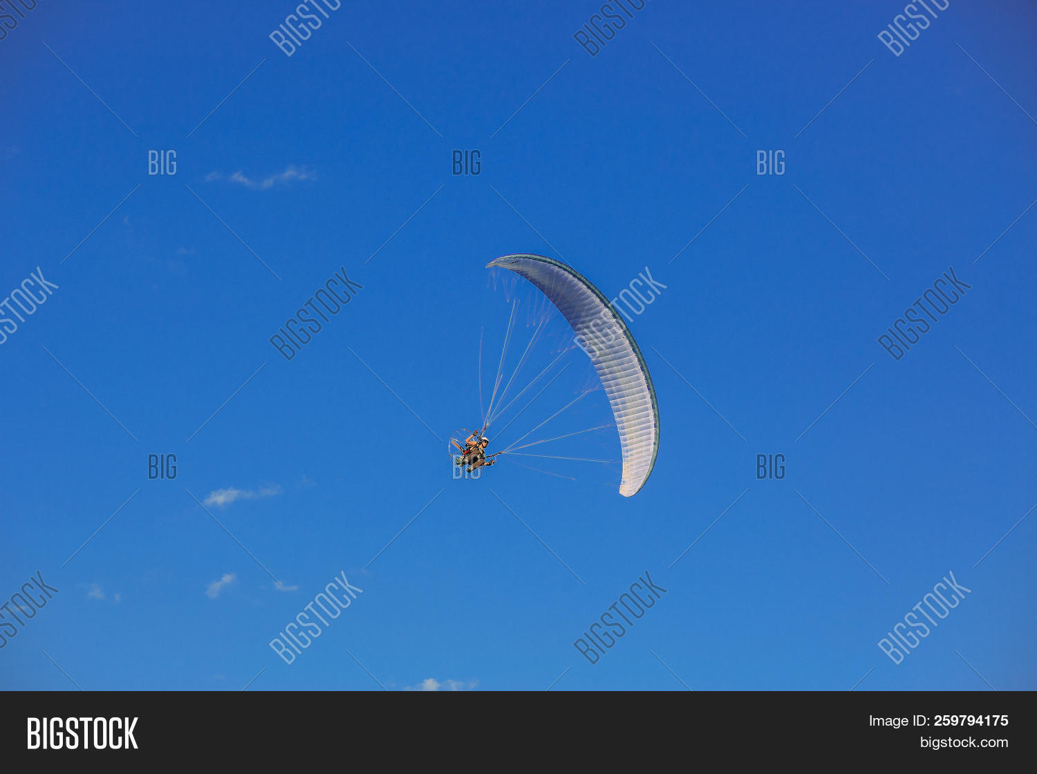 Paragliding Flight Image & Photo (Free Trial) | Bigstock