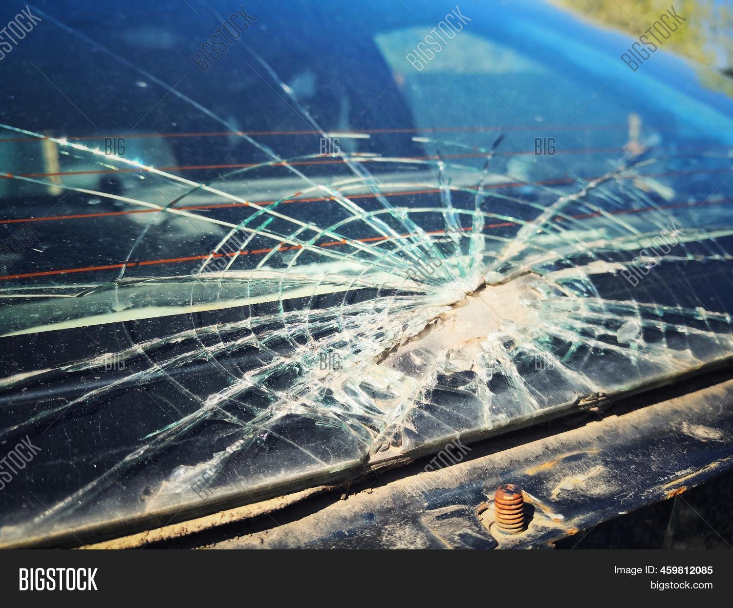 Broken Car Windshield Image & Photo (Free Trial) | Bigstock