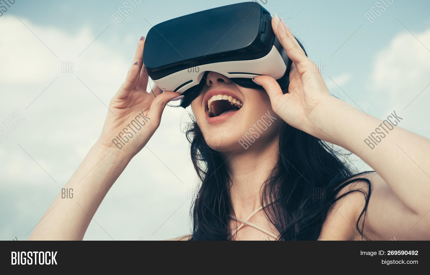 Happy Girl Using Vr Image & Photo (Free Trial) | Bigstock