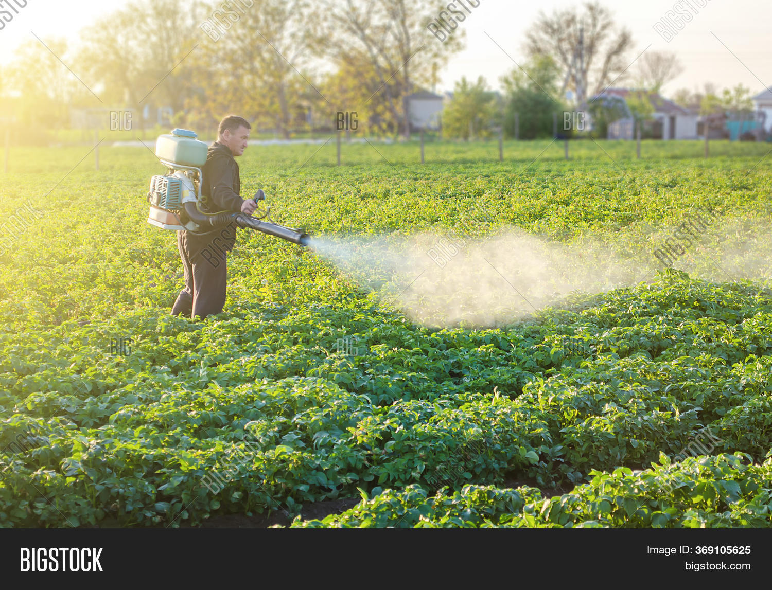 Farmer Sprays Solution Image & Photo (Free Trial) | Bigstock