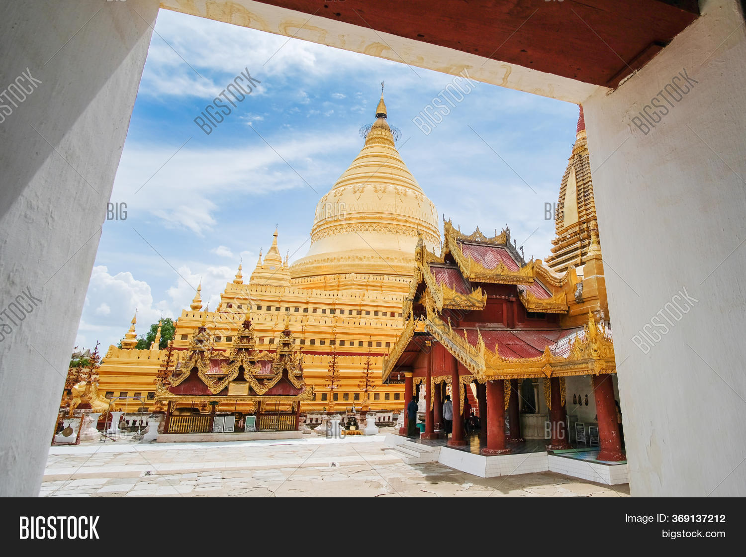 Shwezigon Pagoda Image & Photo (Free Trial) | Bigstock