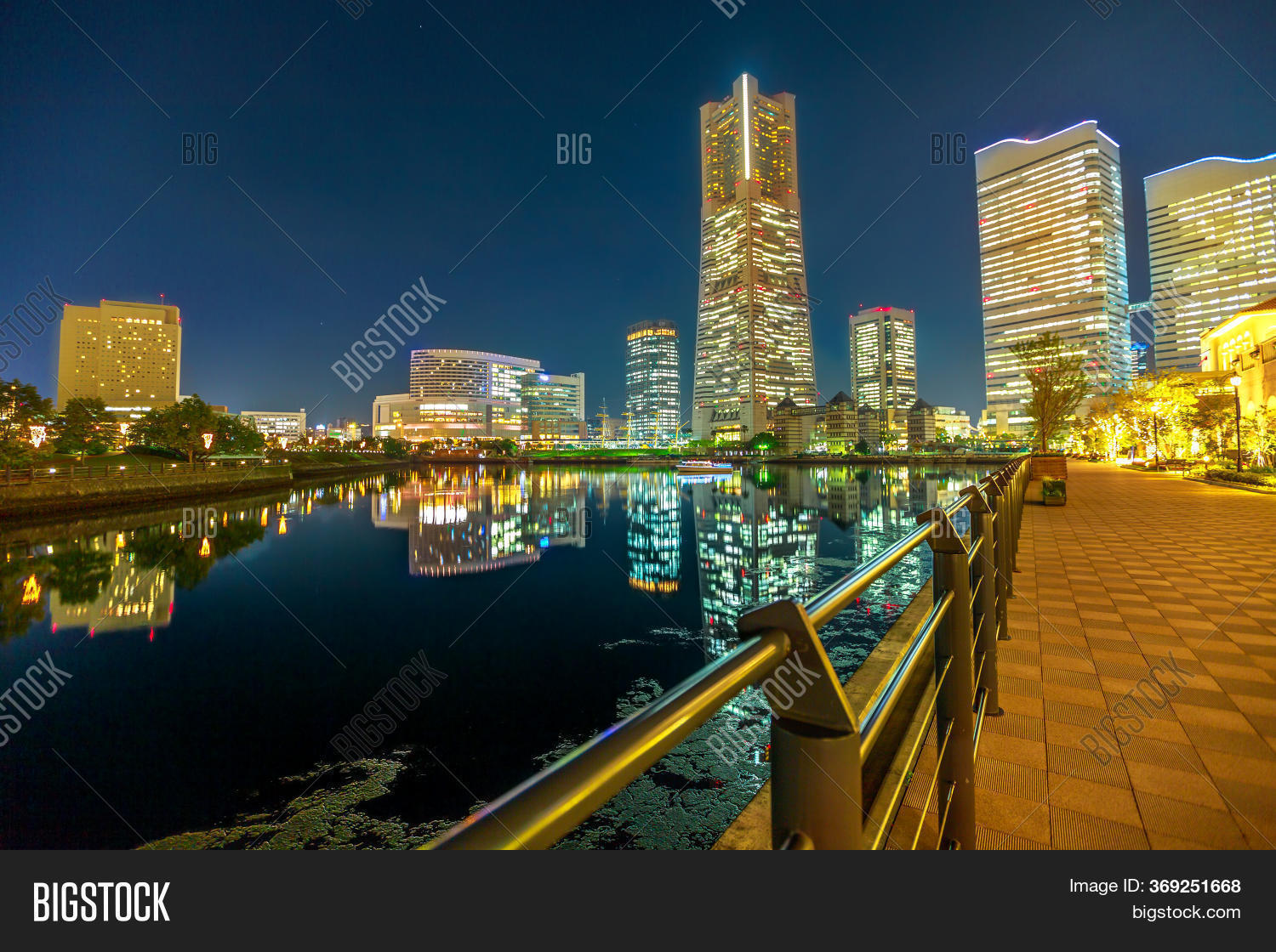 Corniche Waterfront Image & Photo (Free Trial) | Bigstock