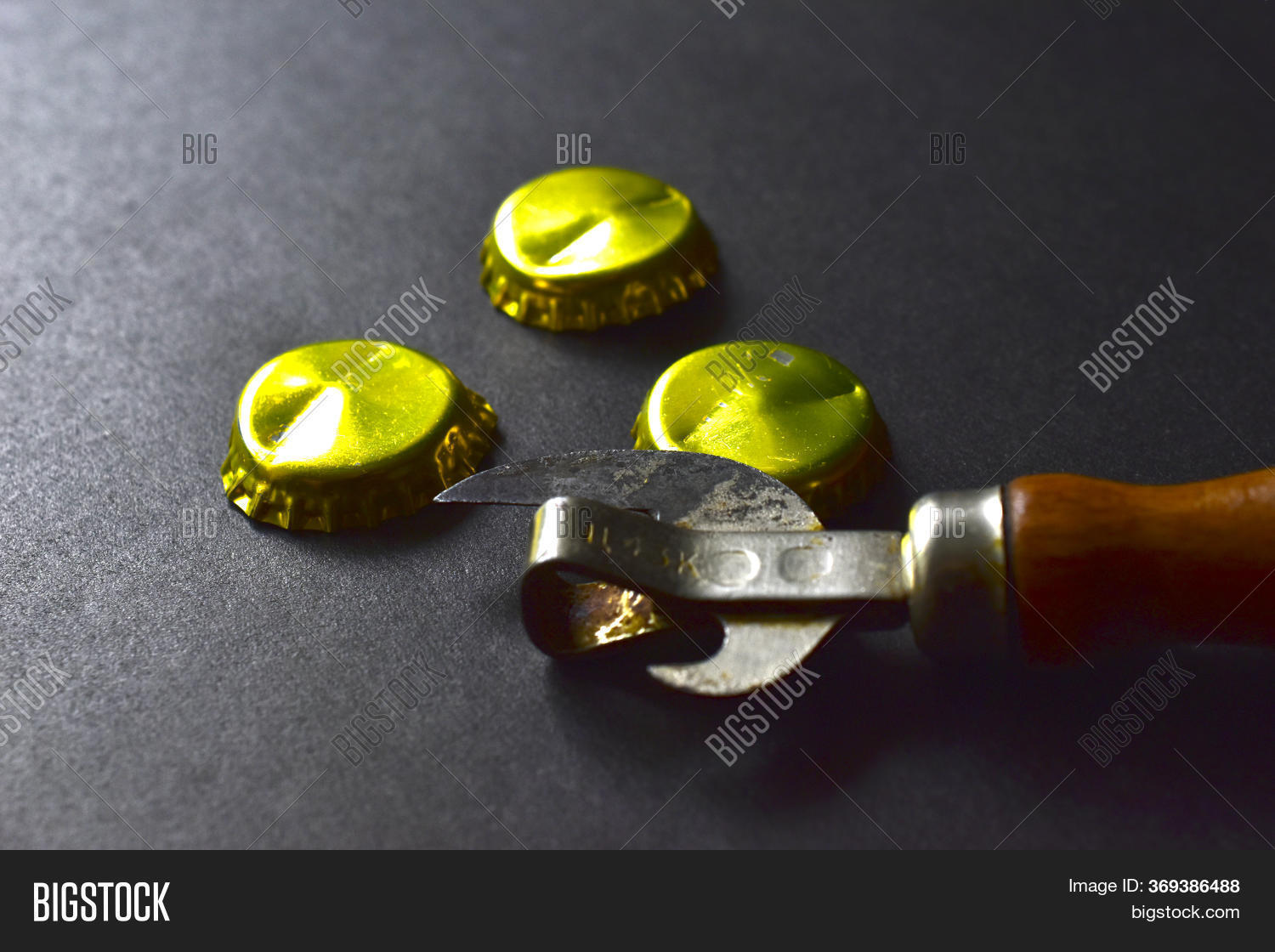 Gold Beer Bottle Caps Image & Photo (Free Trial) | Bigstock