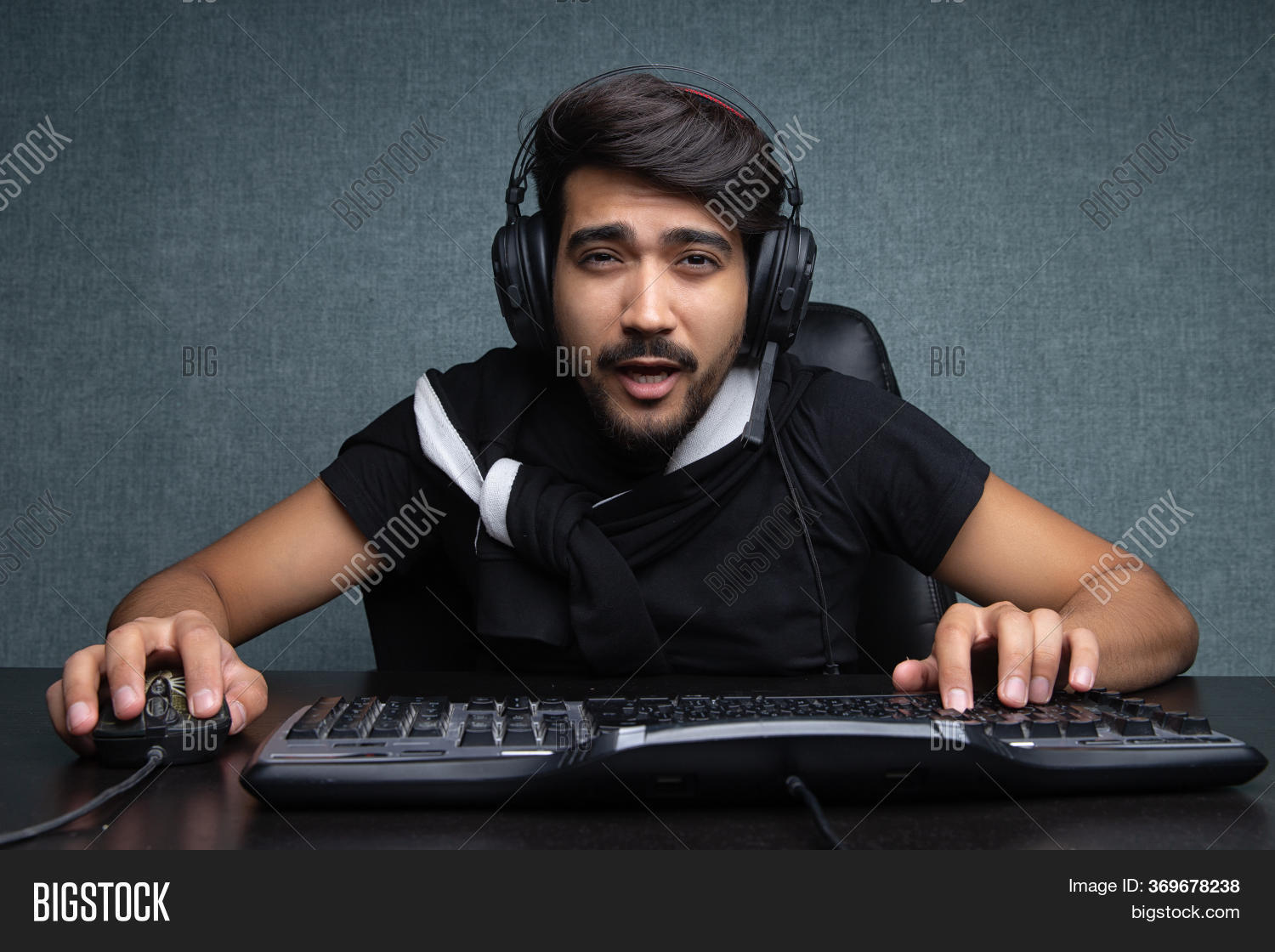 Young Guy Gamer Image & Photo (Free Trial) | Bigstock