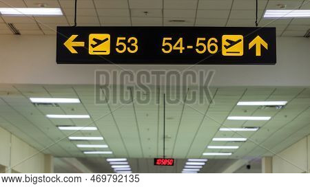 Boarding Gate Sign Image & Photo (Free Trial) | Bigstock