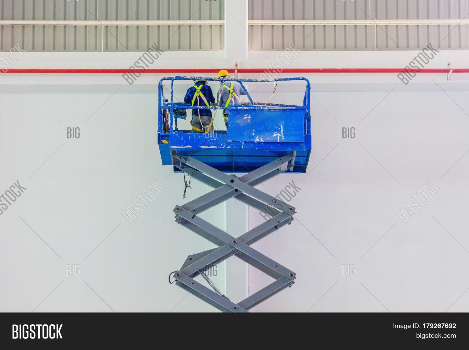 Scissor Lift Platform Image & Photo (Free Trial) | Bigstock