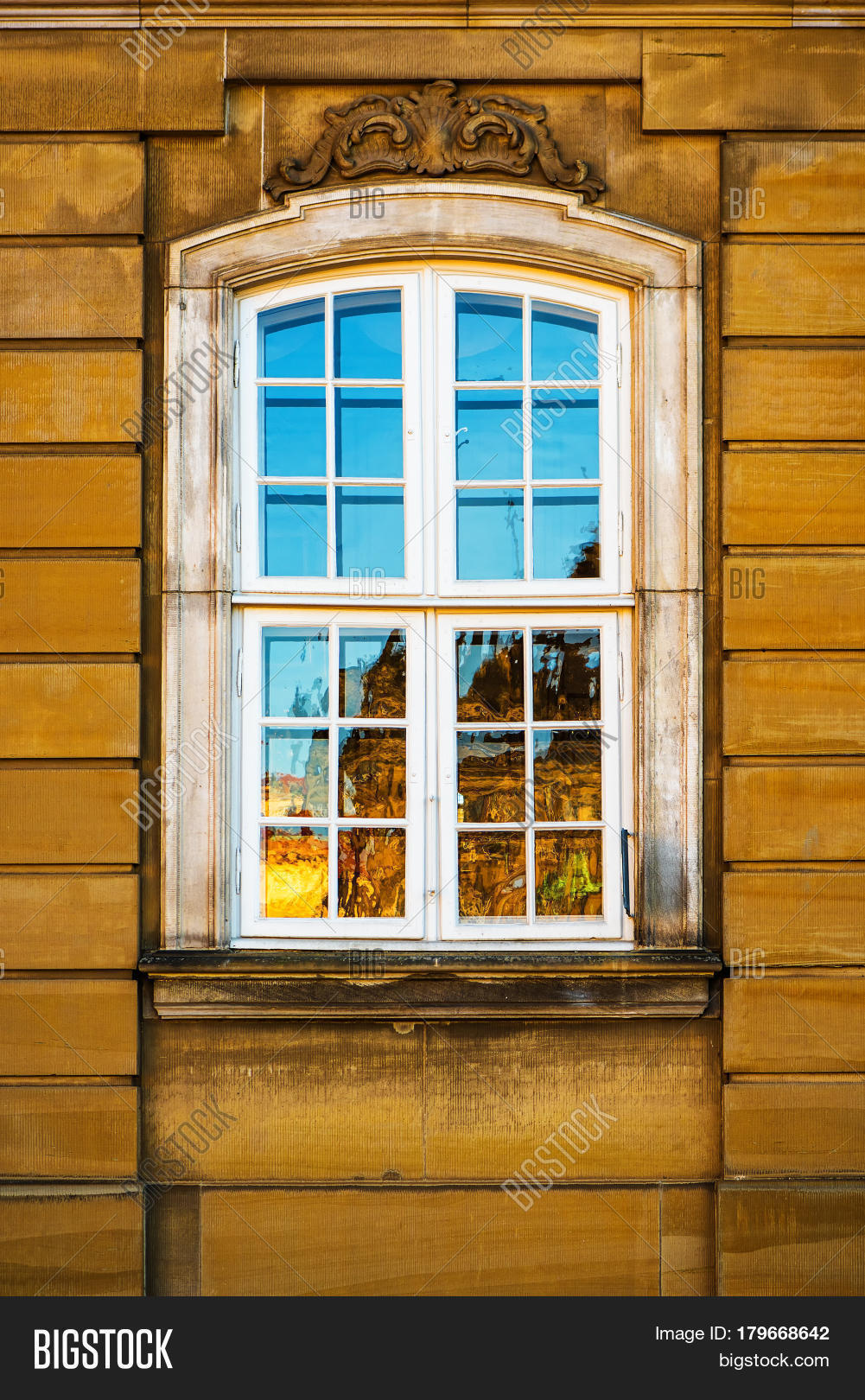 Old White Window Image & Photo (Free Trial) | Bigstock