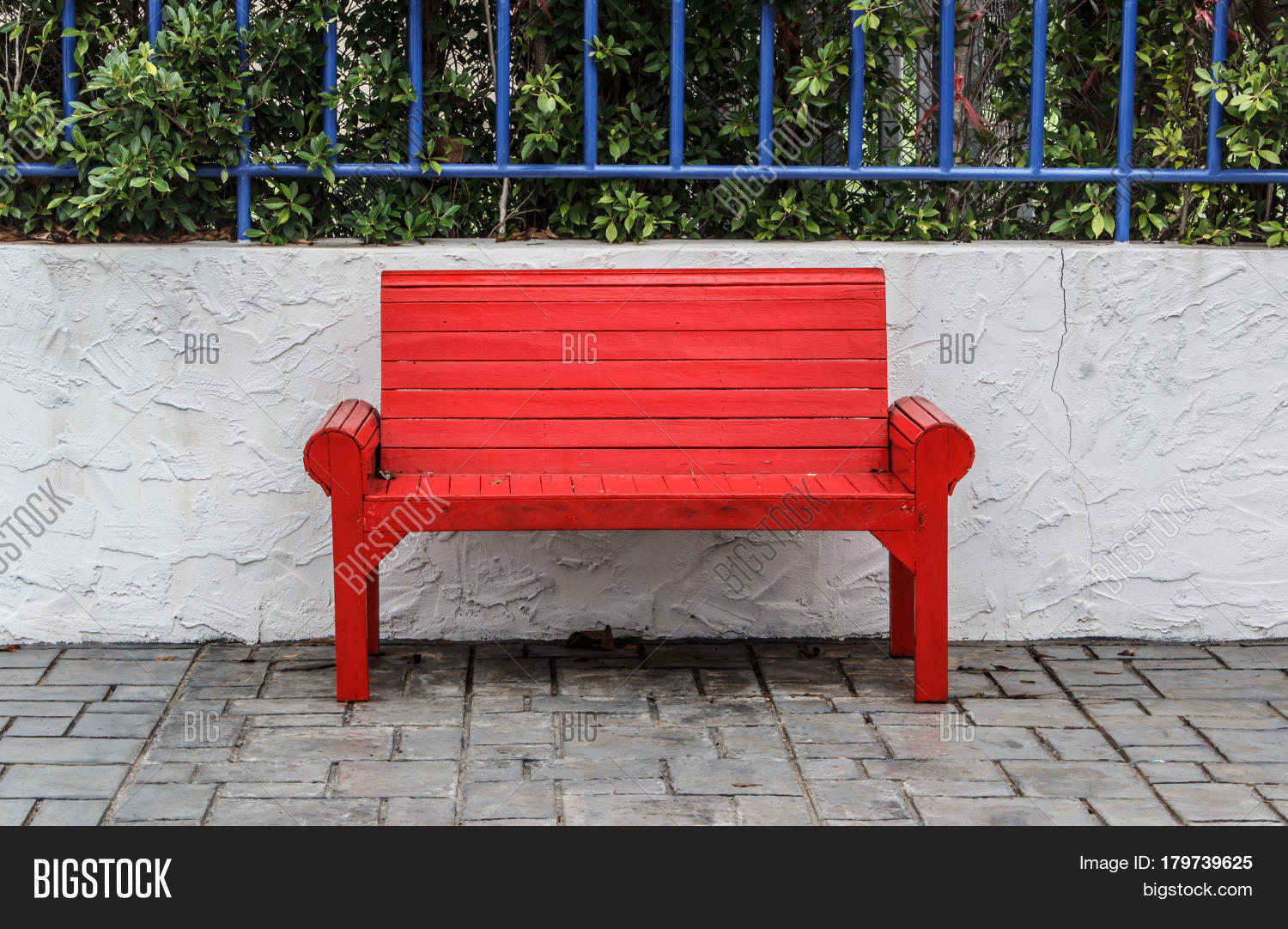 Red Park Bench Park Image & Photo (Free Trial) | Bigstock