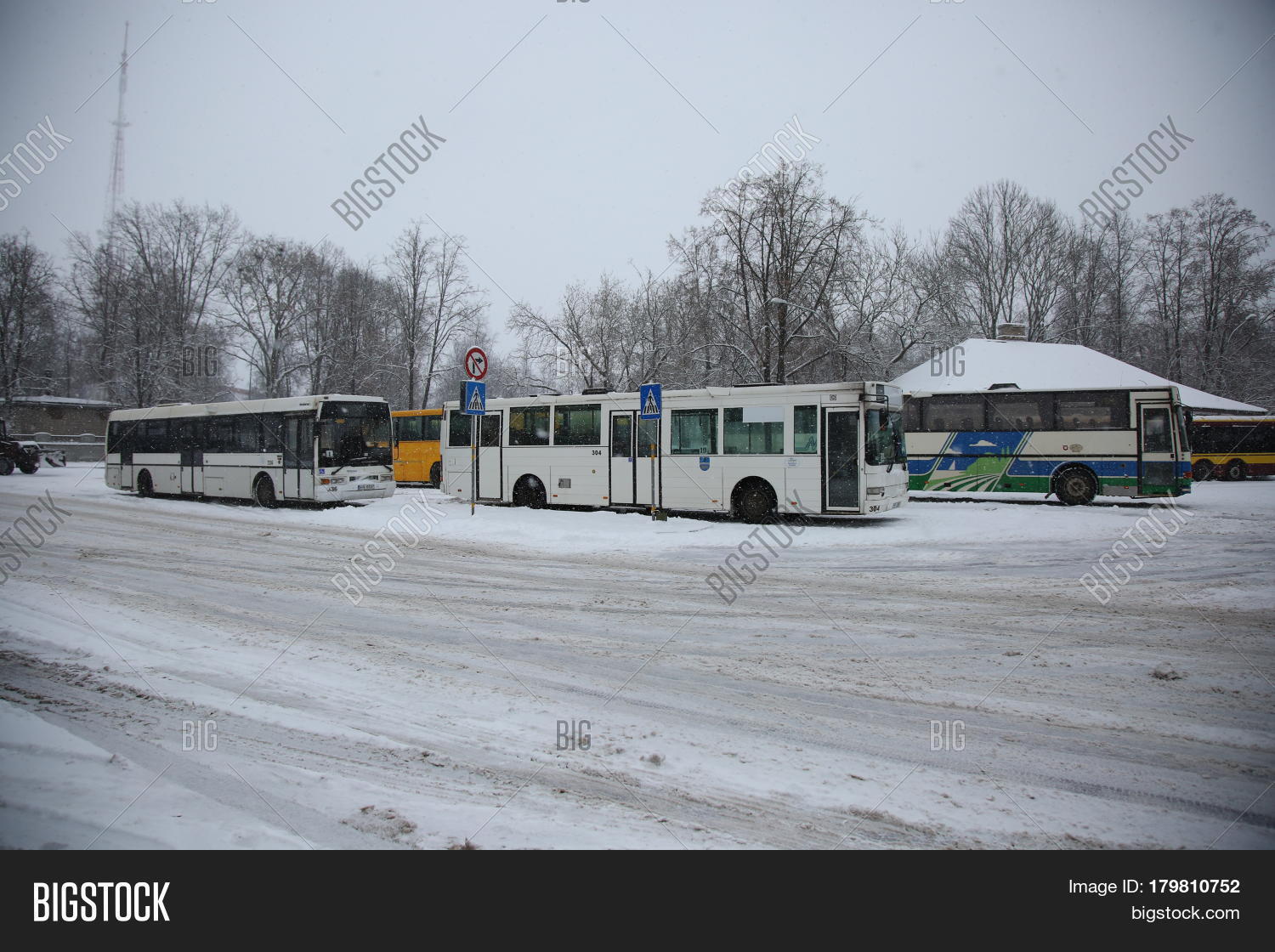 Snow-covered Bus Image & Photo (Free Trial) | Bigstock