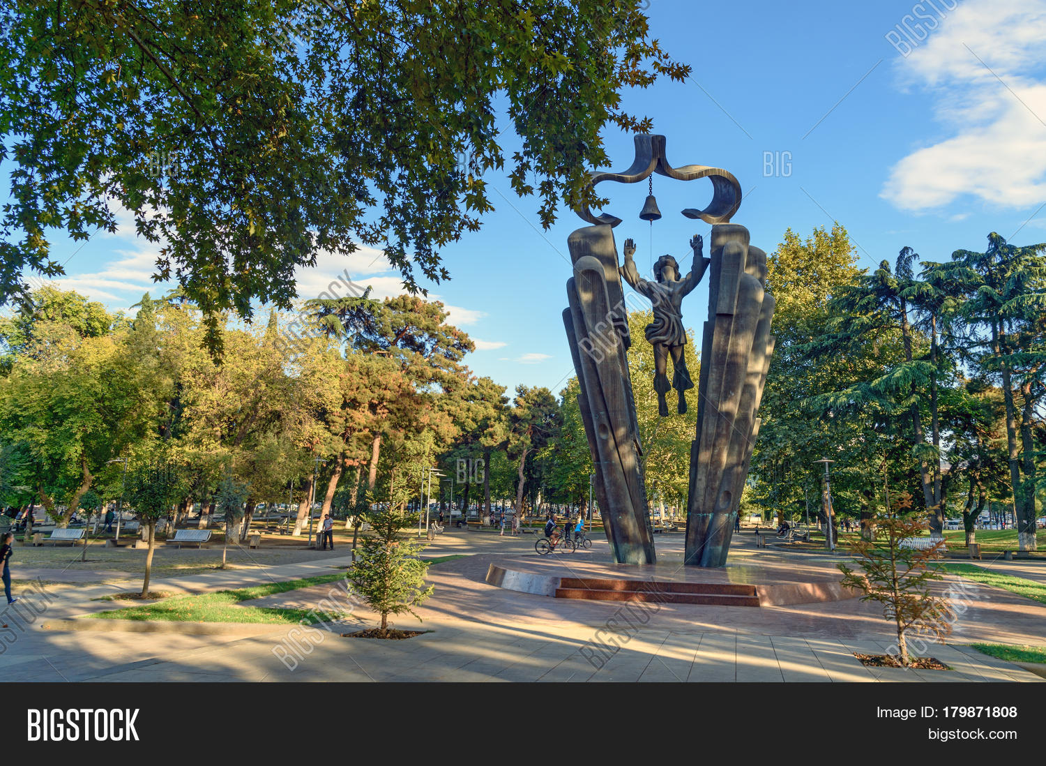 Deda Ena Statue Image & Photo (Free Trial) | Bigstock