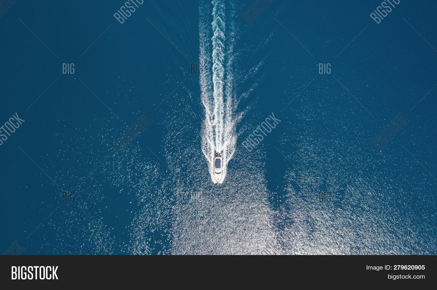 Yacht On Sea Top View Image & Photo (Free Trial) | Bigstock