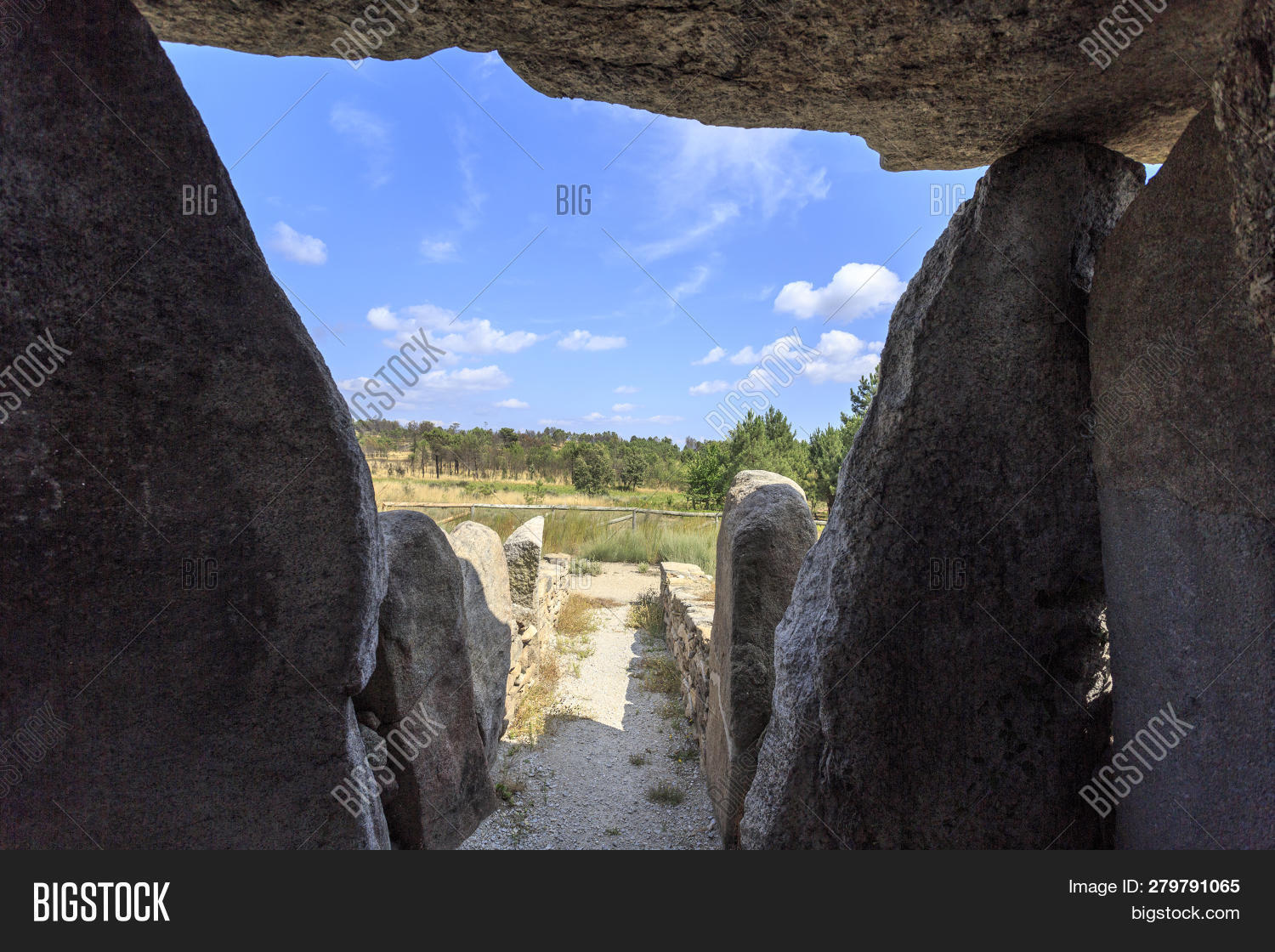 Imagen y foto View Inside Dolmen (prueba gratis) | Bigstock